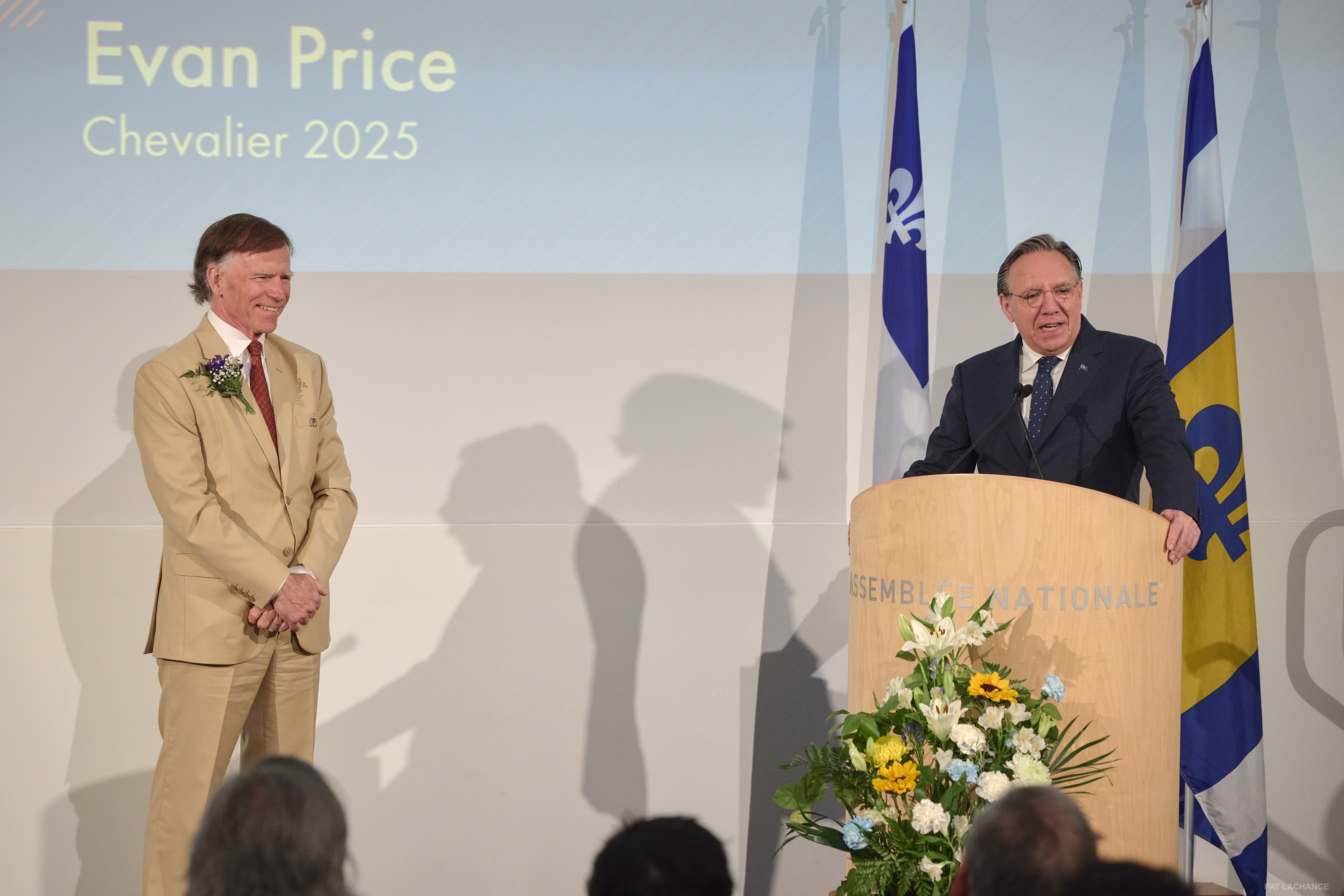 Evan Price Chevalier de l’Ordre national du Québec 1 – Autour de l'île